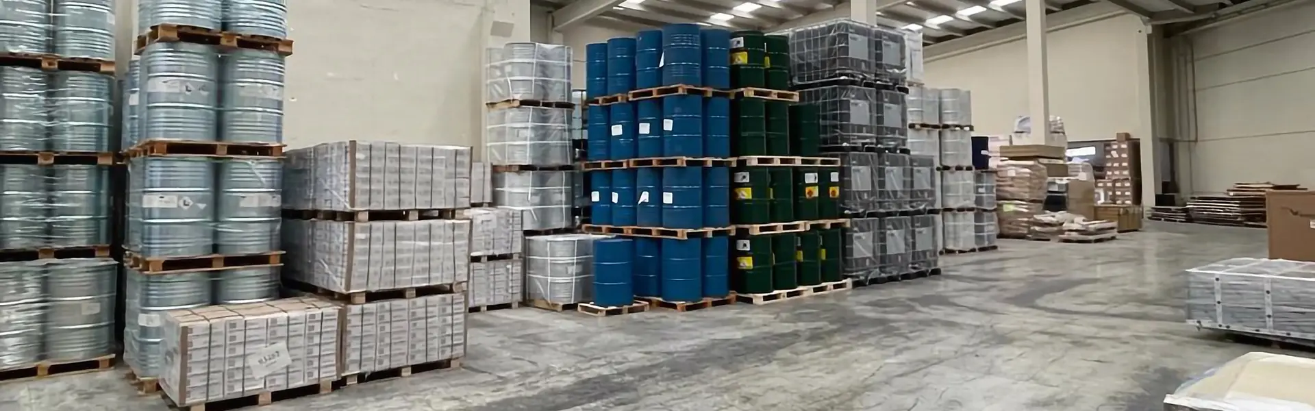 Almacén para contenedores IBC / GRG / KTC - Logística MC